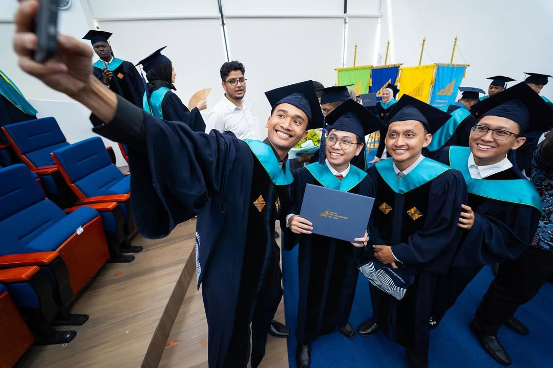 Alumni – Universitas Islam Internasional Indonesia